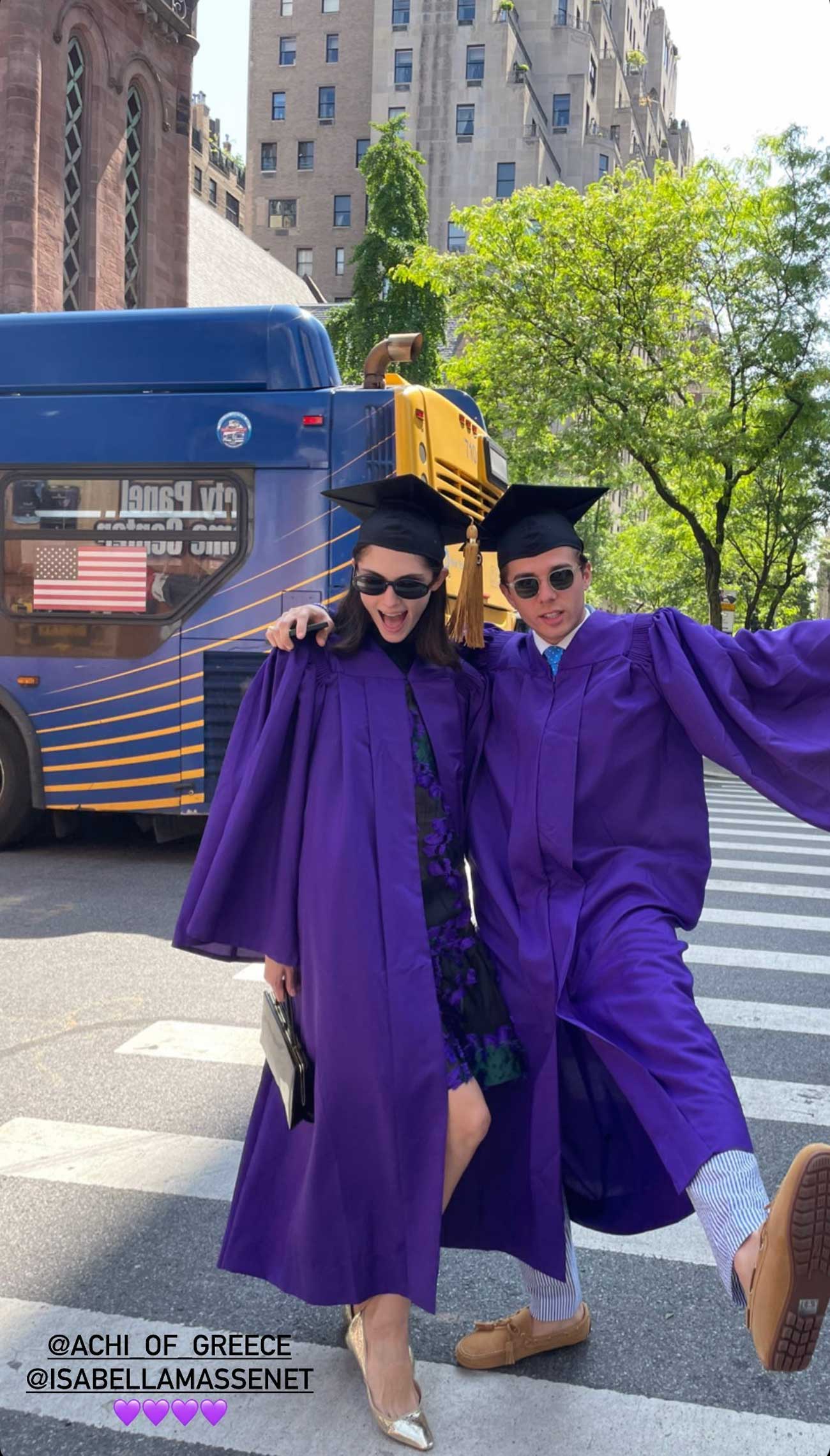 Le prince Achileas diplômé de NYU avec sa petite amie : la famille ...