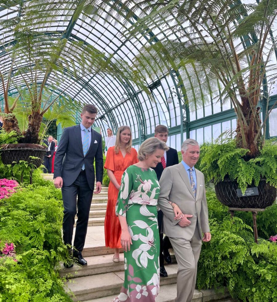 La première garden-party du roi Philippe et de la reine Mathilde : 600 invités célèbrent les 10 ...