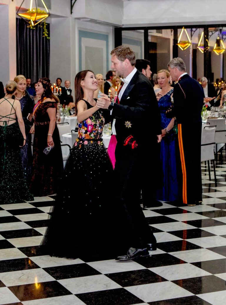 Le prestigieux Bal des Tulipes en présence du prince héritier Leka d ...