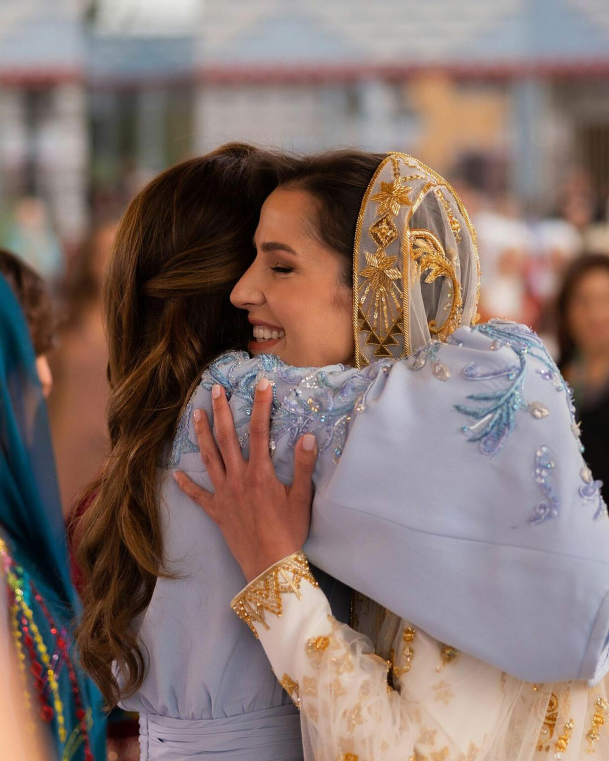 La reine Rania honore et accueille sa future belle-fille dans la ...