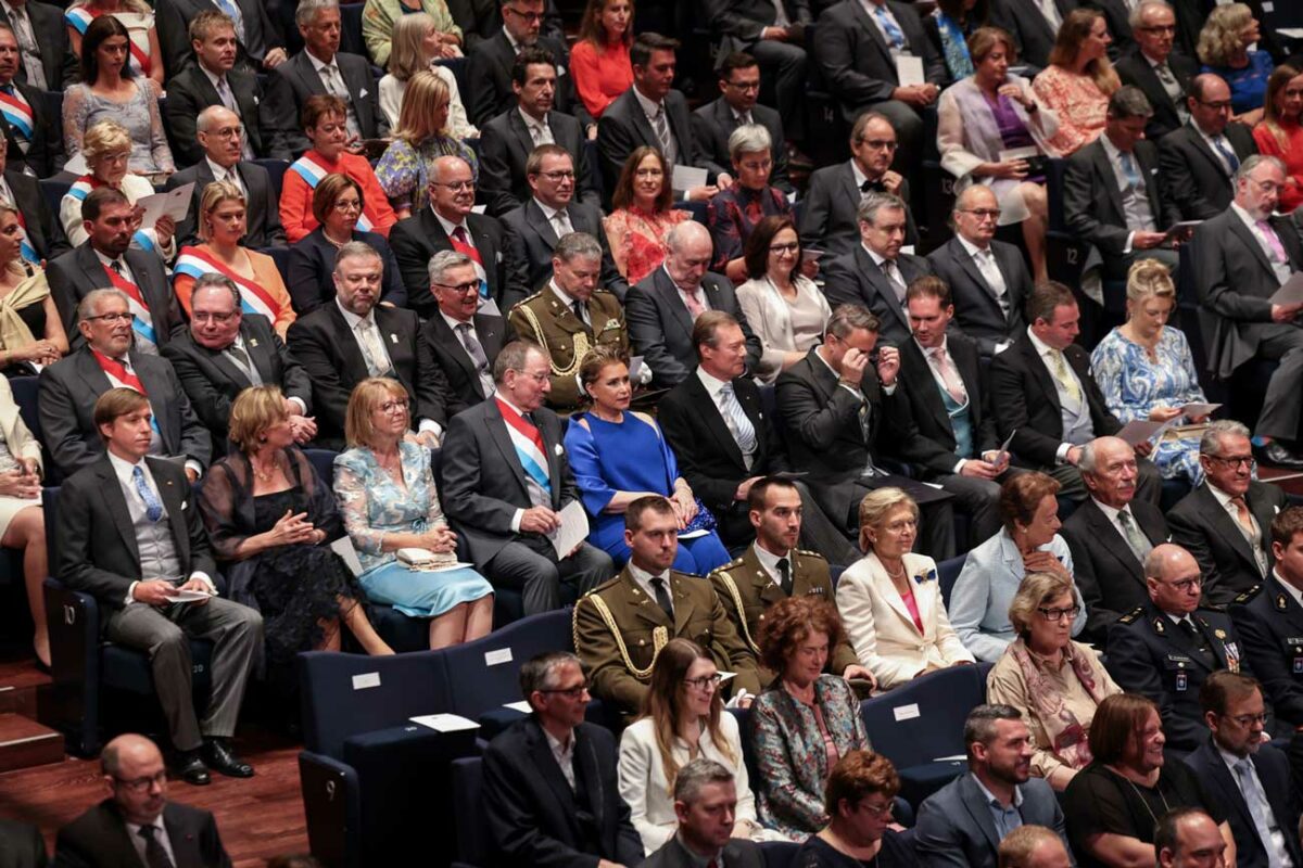 La famille grand-ducale réunie autour du chef d'État à la fête ...