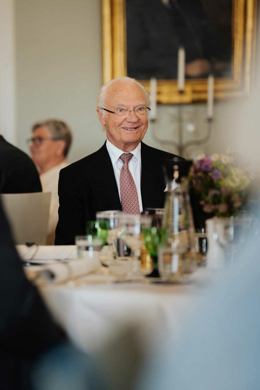 Le roi Carl XVI Gustaf et la reine Silvia en visite dans le comté de ...
