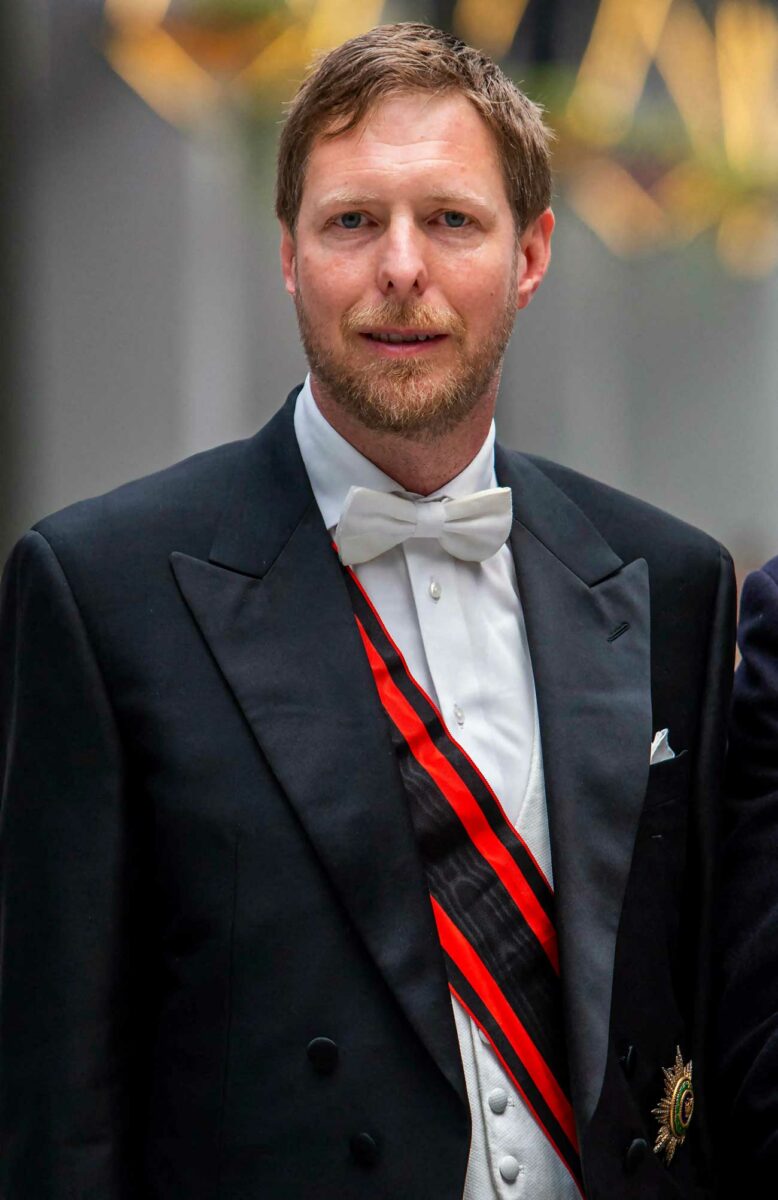 Le prince héritier Leka, distingué par l'ordre de Malte, décerne l ...