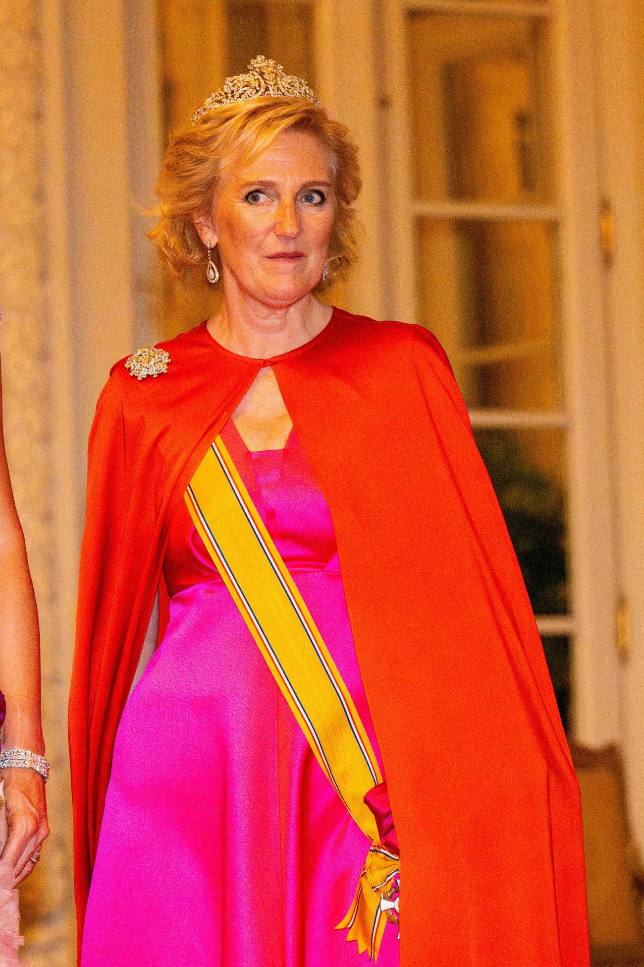 La princesse Astrid porte le diadème des Savoie-Aoste au banquet d'État ...