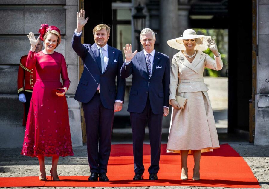 Le roi Philippe et la reine Mathilde accueillent le roi Willem-Alexander et la reine Máxima au ...