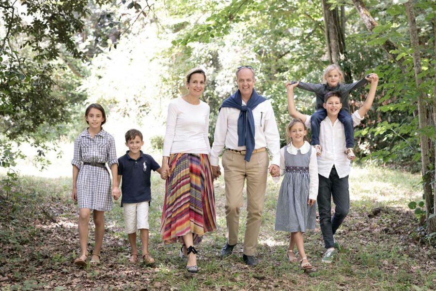 Ravissants portraits estivaux des enfants du comte de Paris : dernier ...