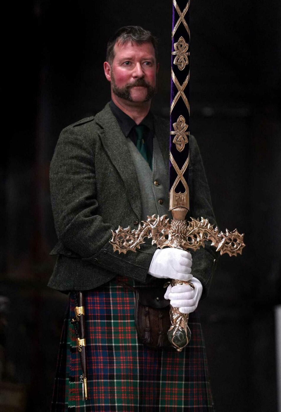 L'incroyable épée Elizabeth sera présentée à Charles III lors de sa ...