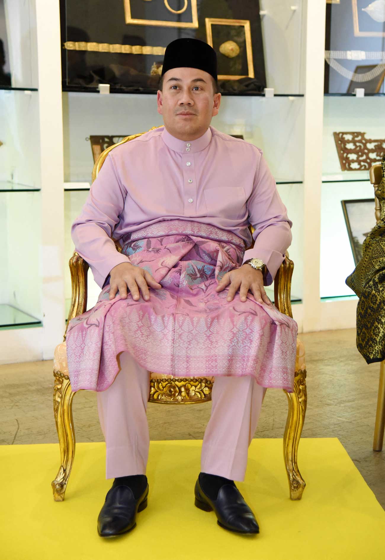 Premières photos du prince Johan : un héritier du sultanat de Kelantan ...