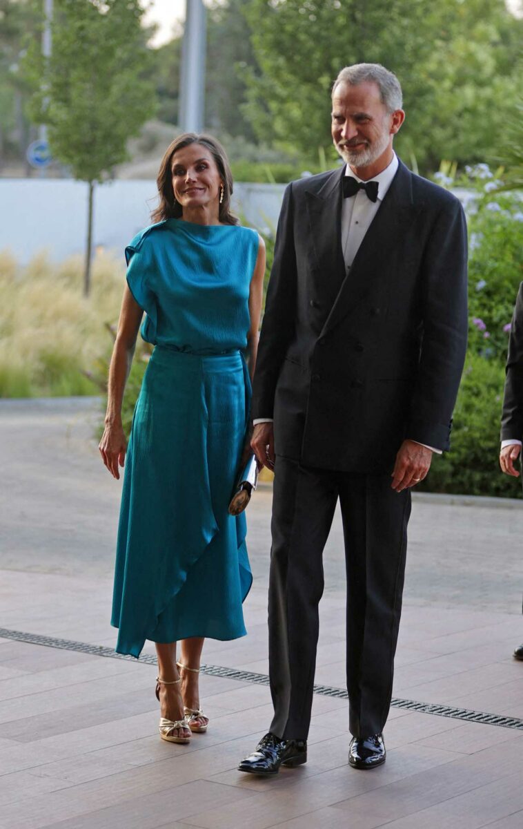 Tenues de soirée pour le roi Felipe et la reine Letizia à la cérémonie ...