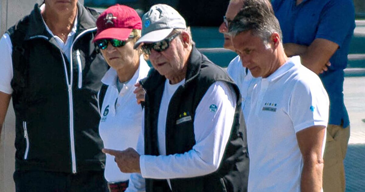 L'infante Elena rejoint son père en Galice : Juan Carlos et Elena ...