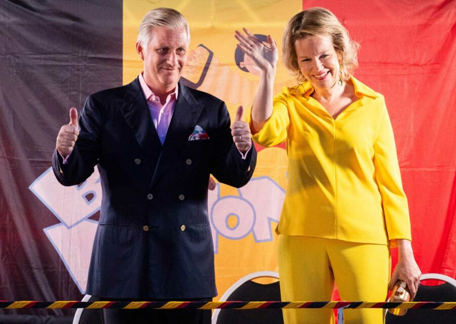 La reine Mathilde porte deux tenues jaunes et belges en prélude à la ...