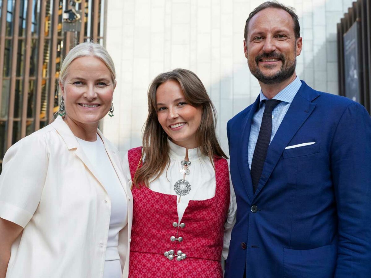 La famille héritière de Norvège en vacances à la frontière russe à l'extrémité nord du pays