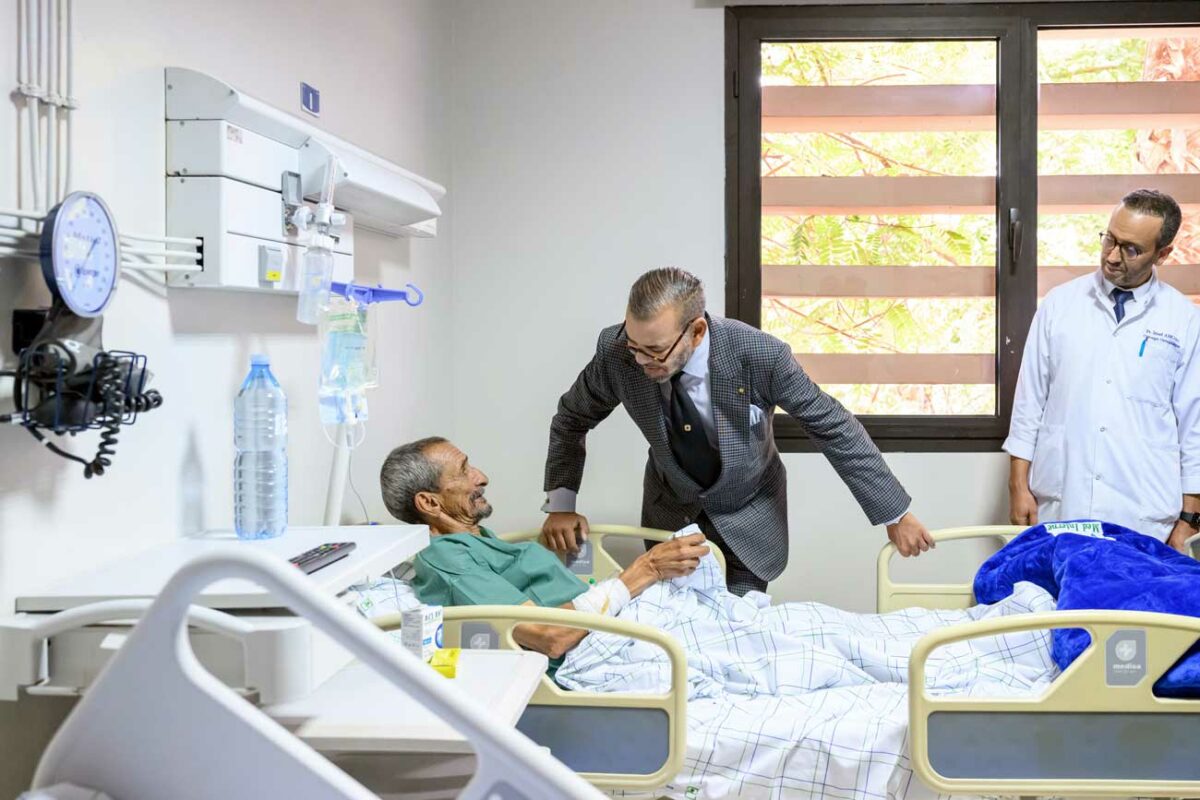 Le roi Mohammed VI donne son sang lors d'une visite au chevet des ...