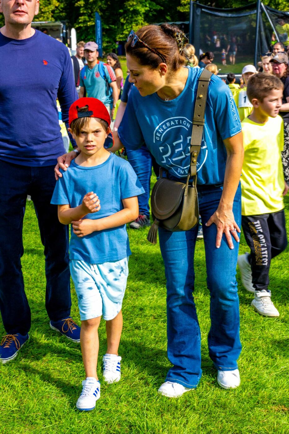 Estelle et Oscar de Suède motivent les enfants à bouger lors d'une ...