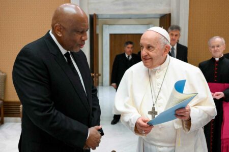 Le roi Letsie III reçu par le pape François au Vatican