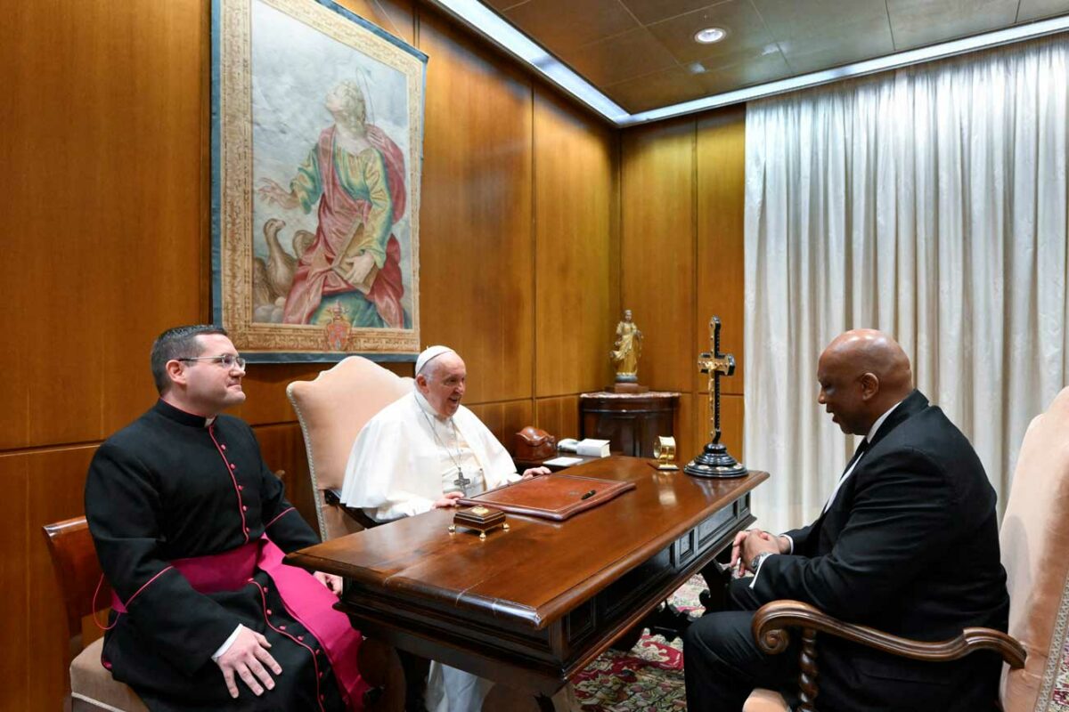 Le roi Letsie III reçu par le pape François au Vatican