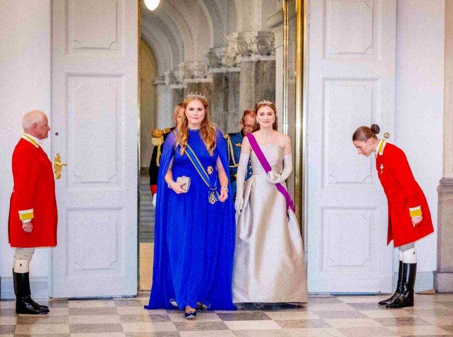 Un nouveau diadème et une robe Natan pour la princesse Élisabeth de ...