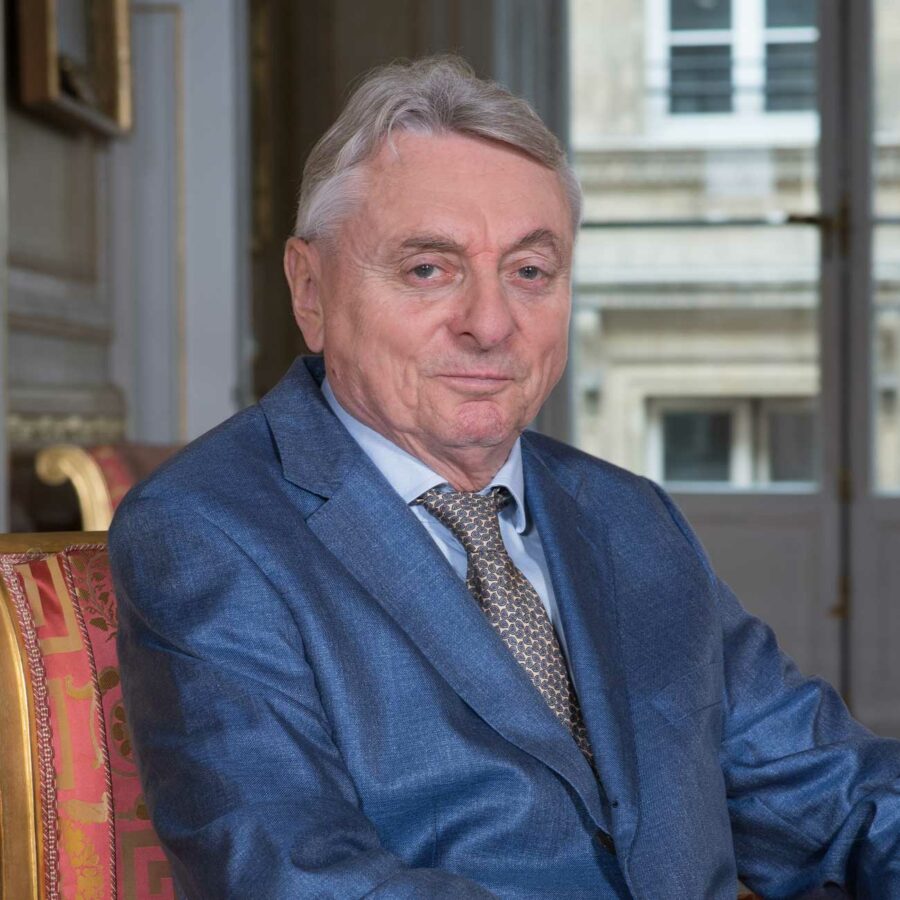 Nouvelles photos du 8e prince Murat pour ses 79 ans