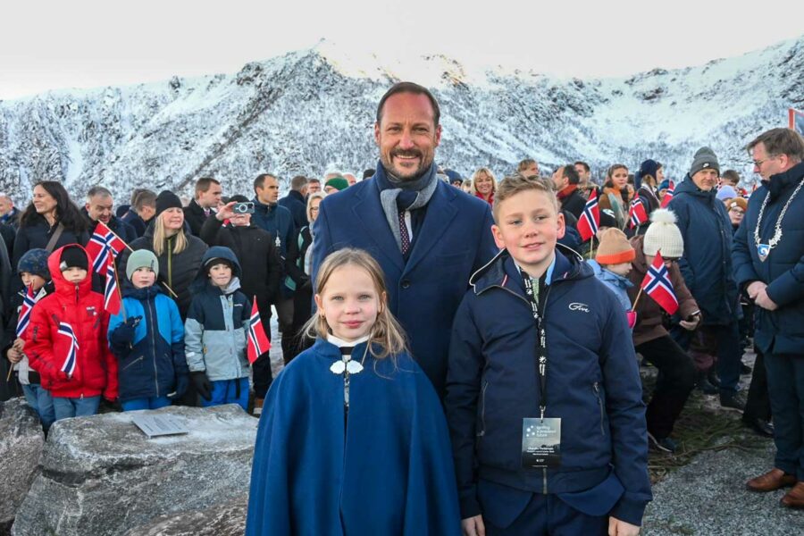 Le prince héritier Haakon inaugure la nouvelle base de lancement de ...