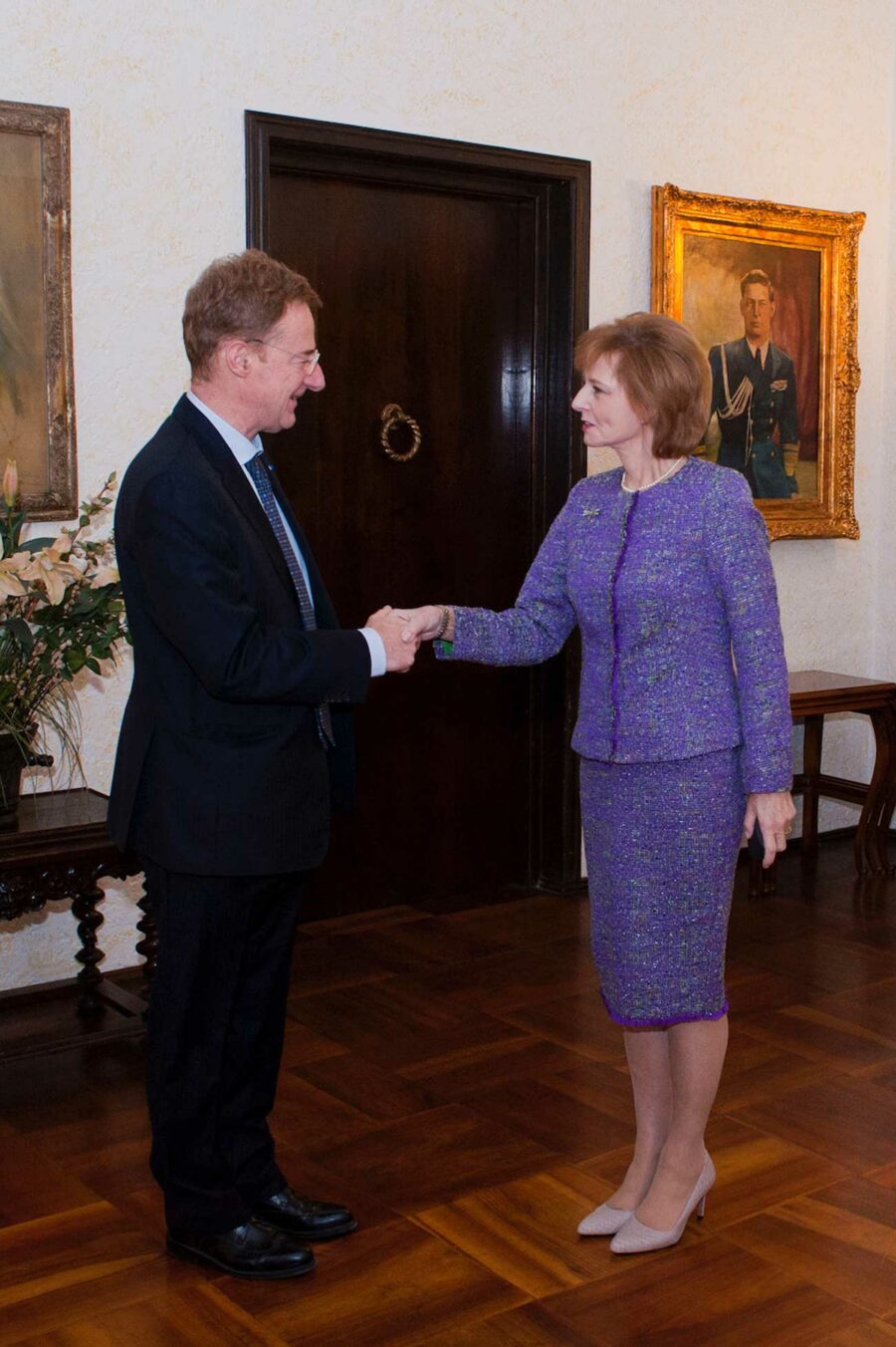 Margareta de Roumanie reçoit l'ancien conseiller du roi Philippe nommé ...