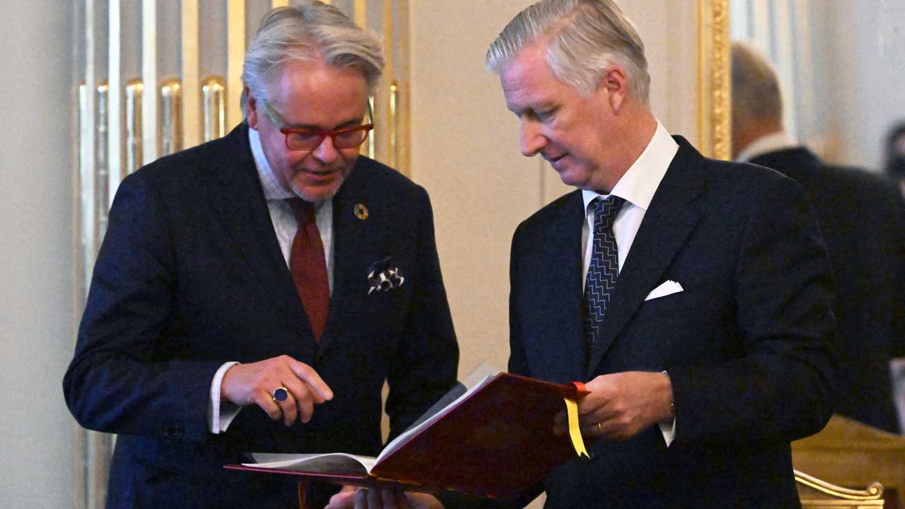 Le roi Philippe reçoit les 10 nouveaux barons et baronnes du royaume de ...