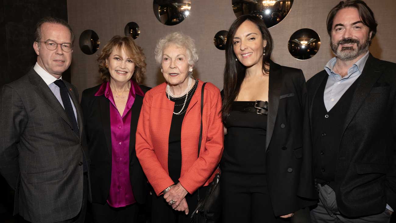 La princesse Maria Pia de Savoie à la découverte de la collection ...