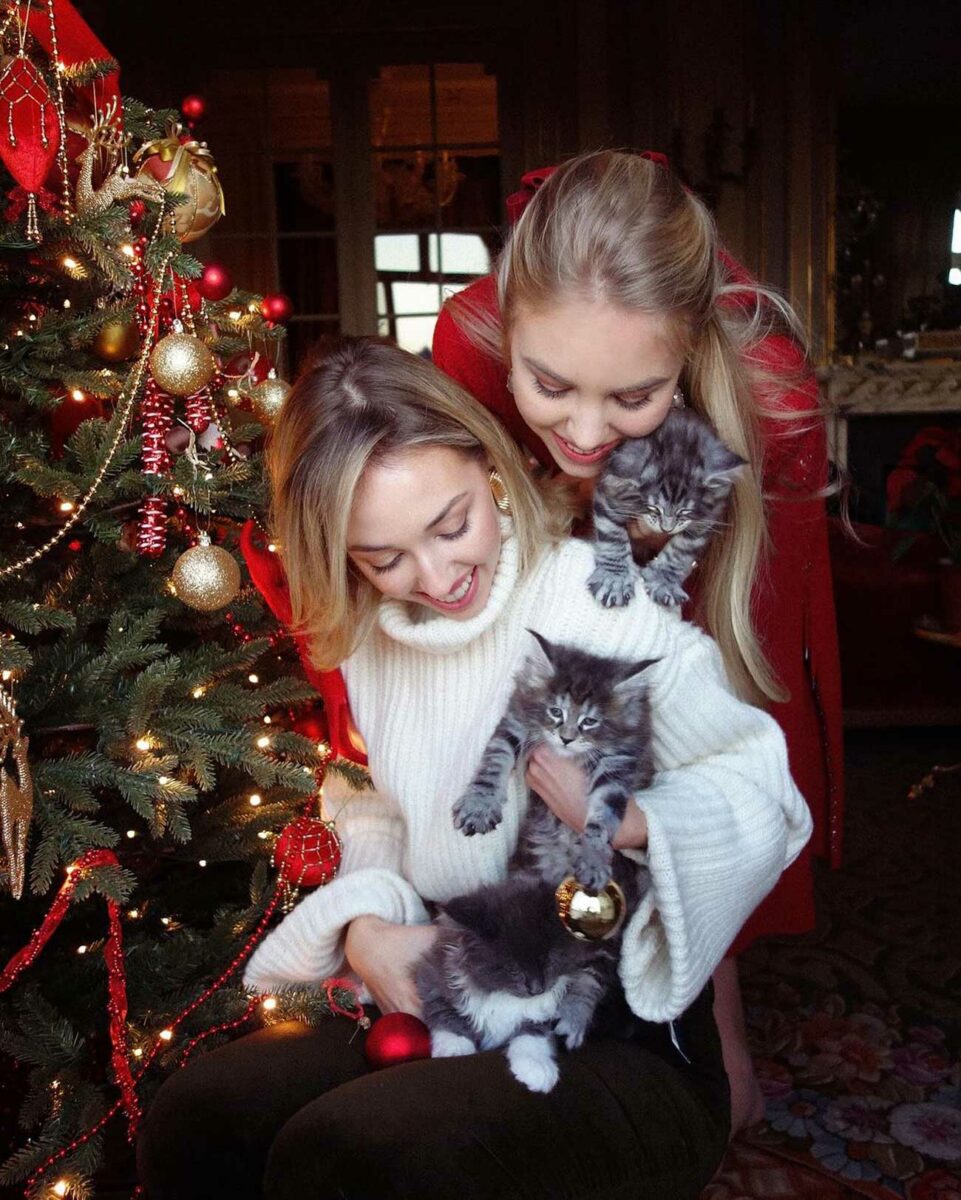 Les princesses Maria Carolina et Maria Chiara fêtent Noël avec quatre ...