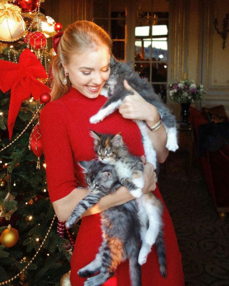Les princesses Maria Carolina et Maria Chiara fêtent Noël avec quatre ...