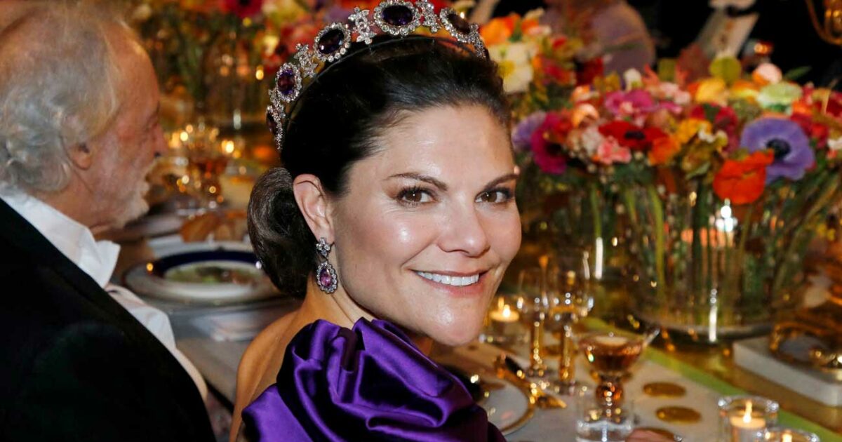 Victoria de Suède porte le diadème d'améthystes de l'impératrice ...