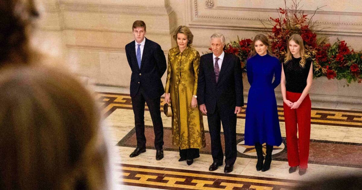 La reine Mathilde dorée et la famille royale glamour pour son ...