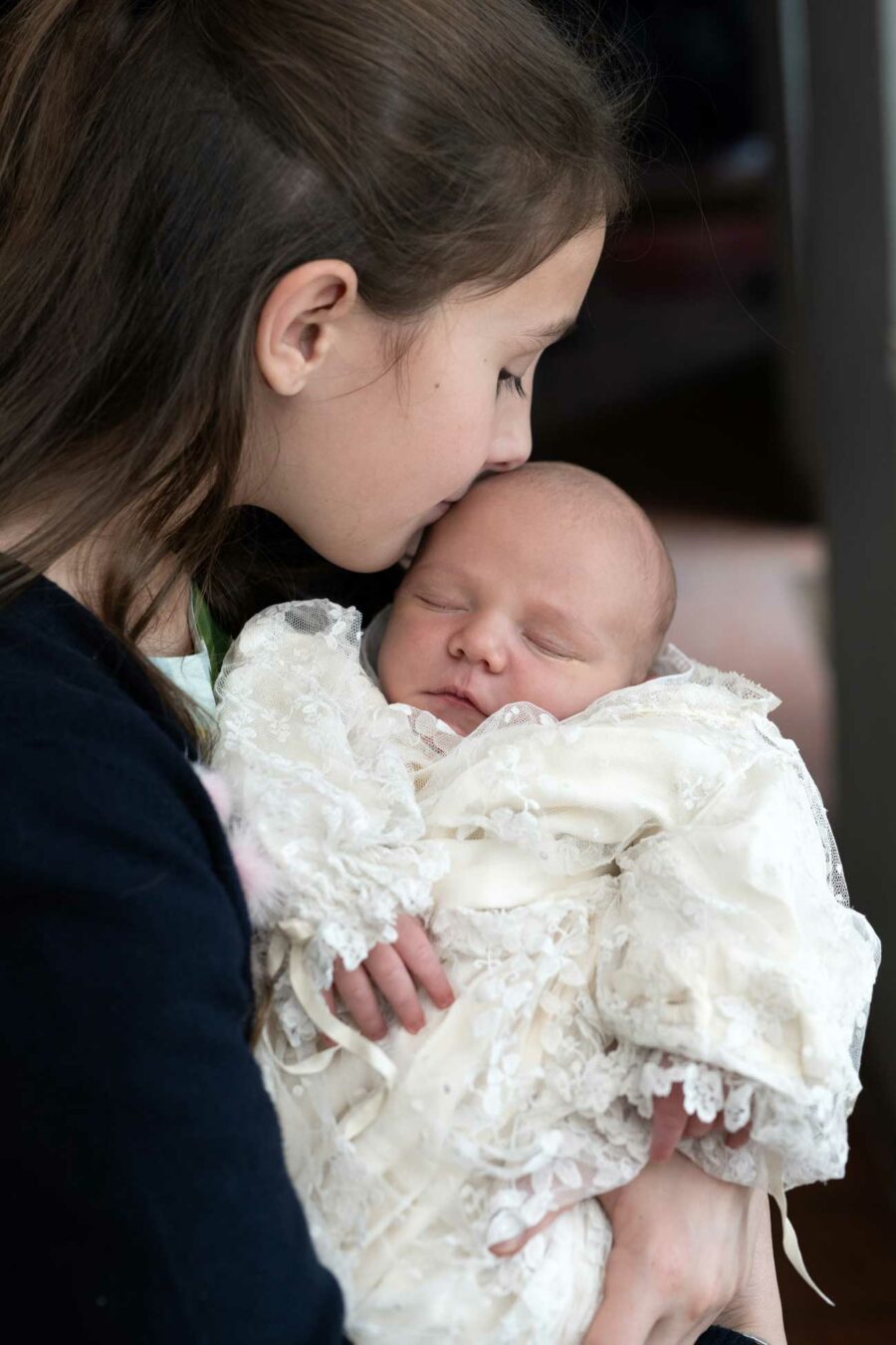 Le baptême du prince Alphonse de France à la basilique Saint-Nazaire de ...