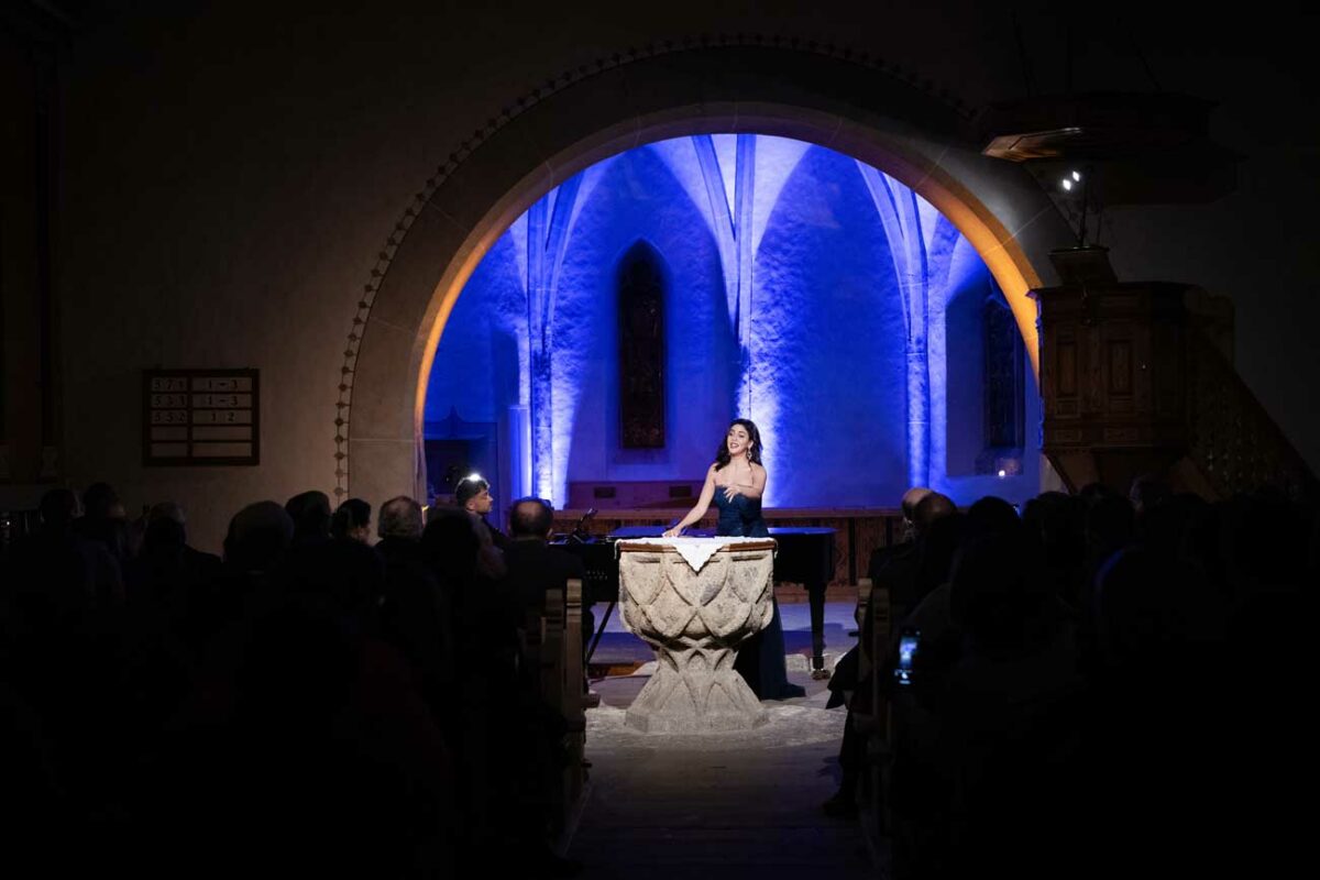Le roi Fouad II et ses proches débutent l'année en musique à Gstaad ...