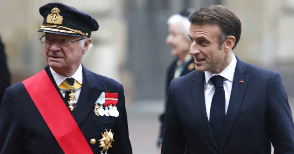 Emmanuel Macron accueilli par le roi Carl XVI Gustaf au Palais royal de ...