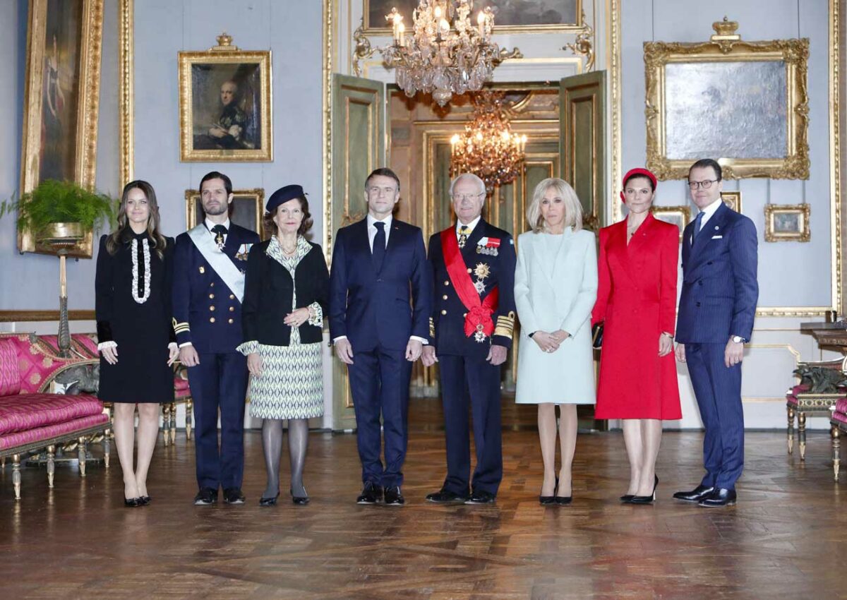 Emmanuel Macron accueilli par le roi Carl XVI Gustaf au Palais royal de ...