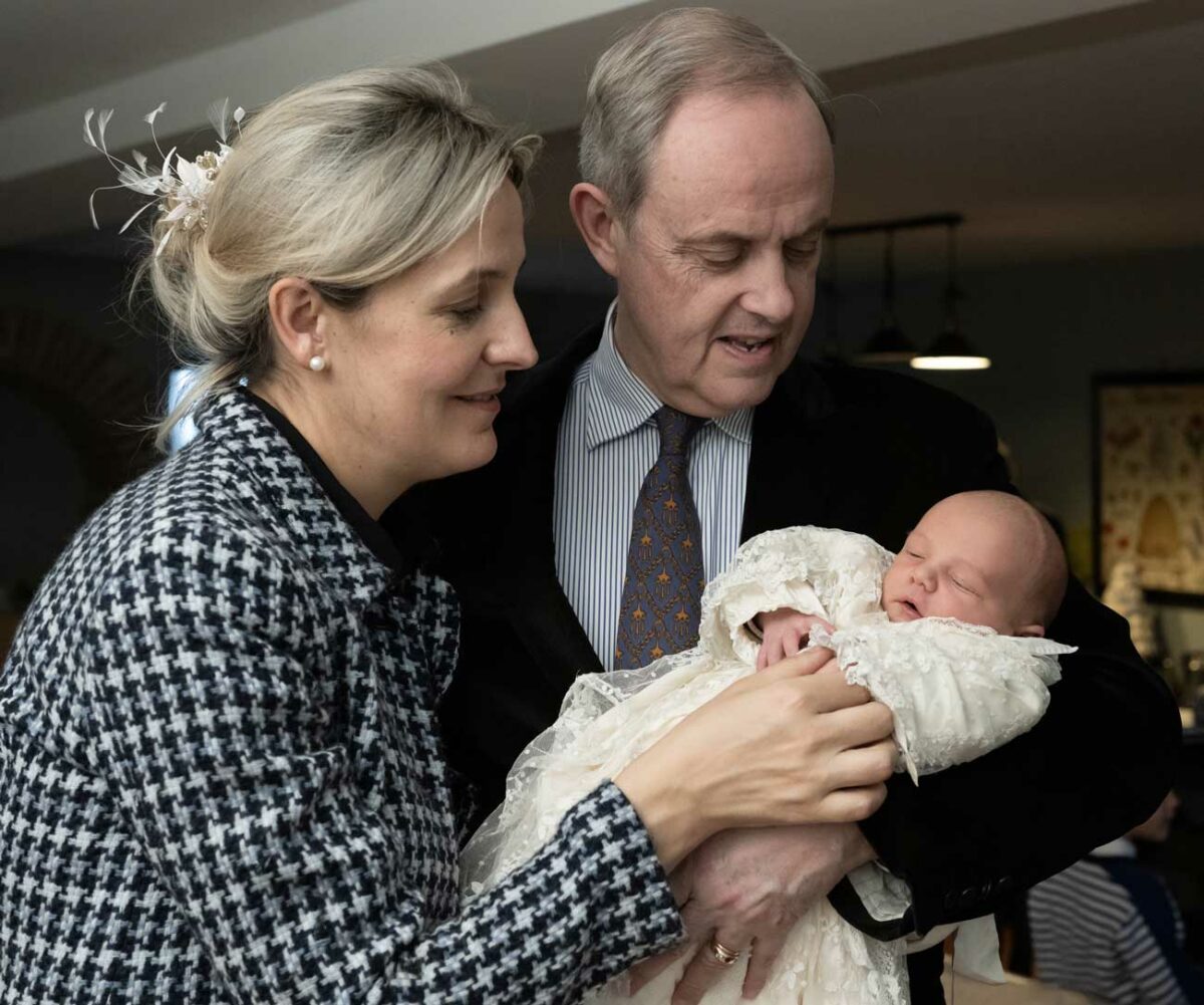 Le baptême du prince Alphonse de France à la basilique Saint-Nazaire de ...