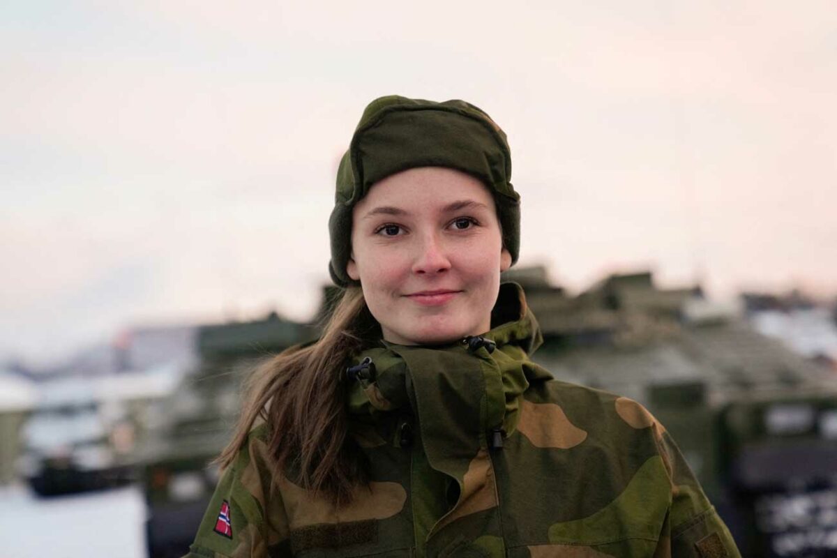 La princesse Ingrid Alexandra devient la « recrue Alexandra » : ses ...