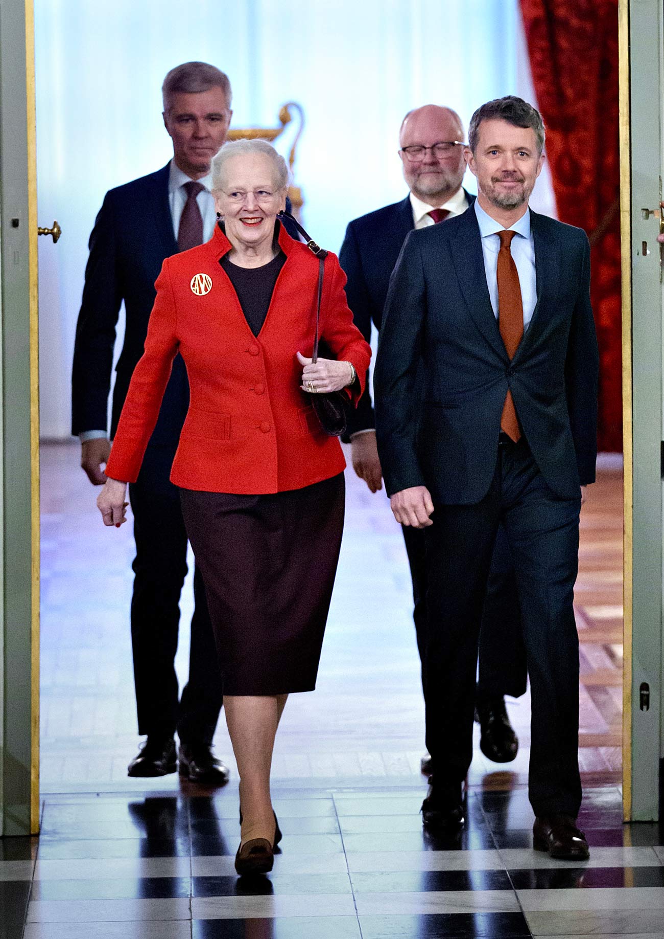 La reine Margrethe II et le futur roi Frederik X constituent leur cour ...