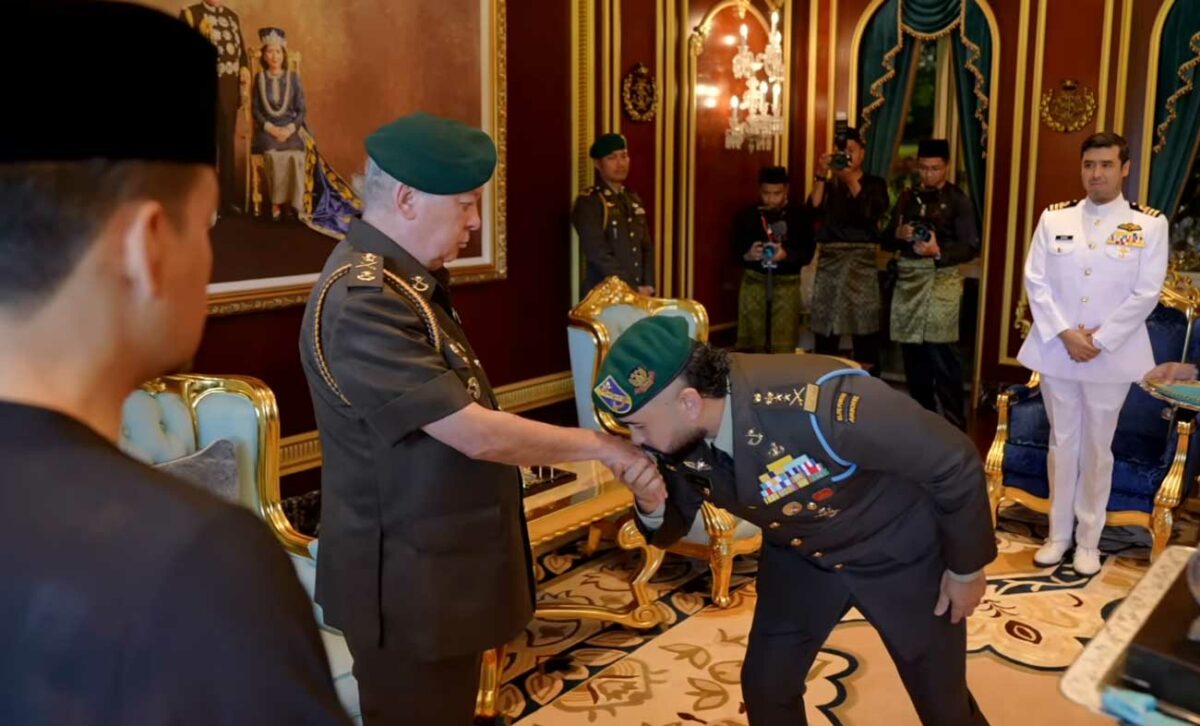 Le prince Ismail Idris devient régent de Johor durant le règne de son ...