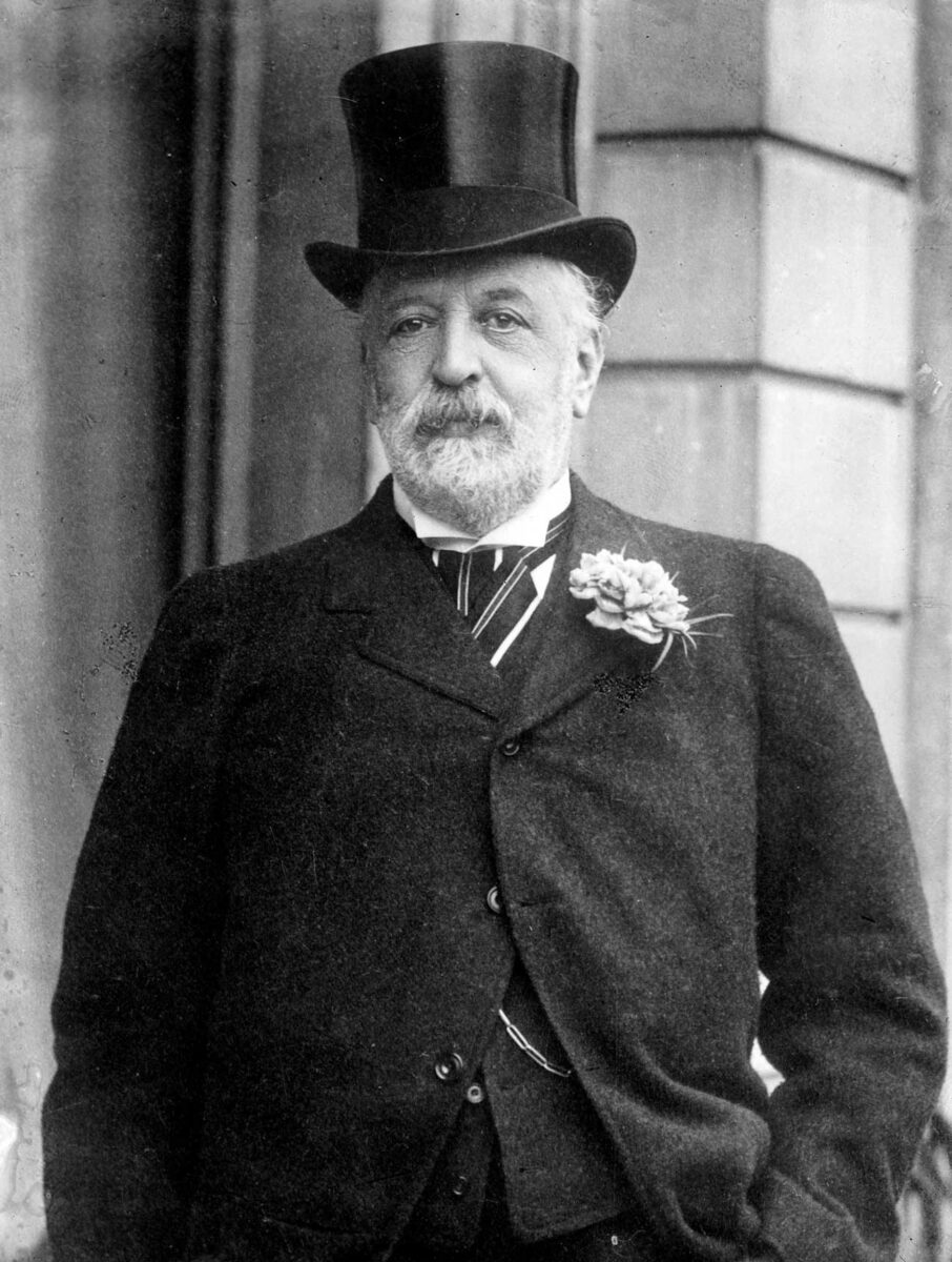 Décès du 4e baron Rothschild, l'un des 24 membres de l'ordre du Mérite