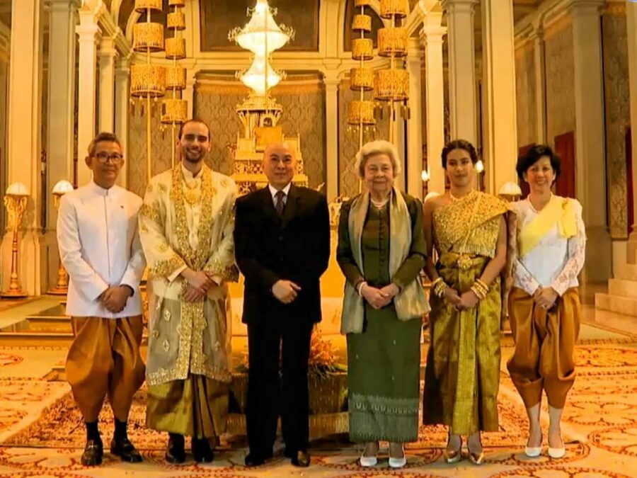Le mariage de la princesse Ponita en présence du roi du Cambodge dans ...