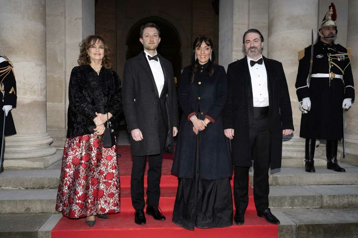 Le roi et la reine de Naples célébrés en grande pompe aux Invalides