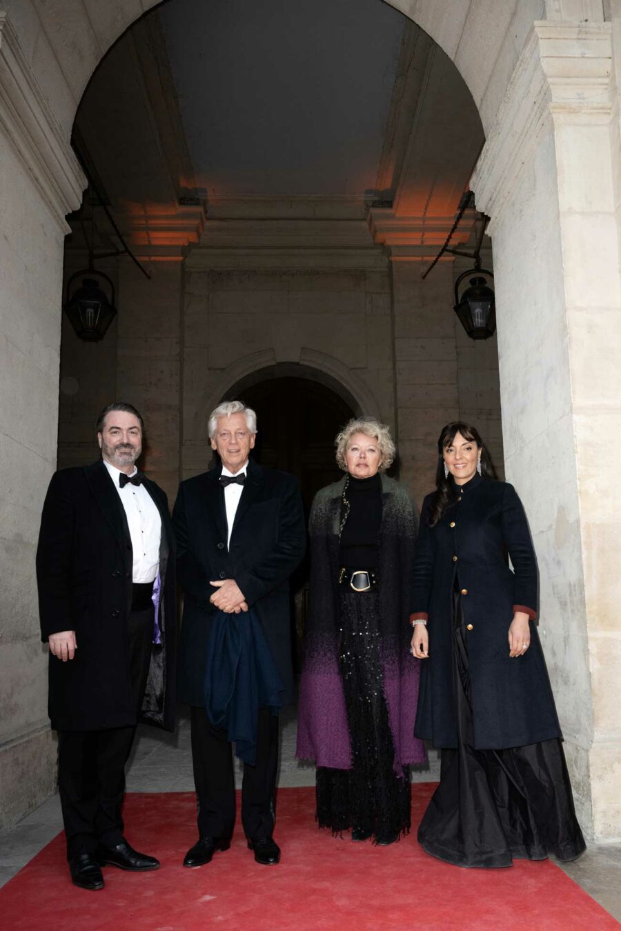 Le roi et la reine de Naples célébrés en grande pompe aux Invalides