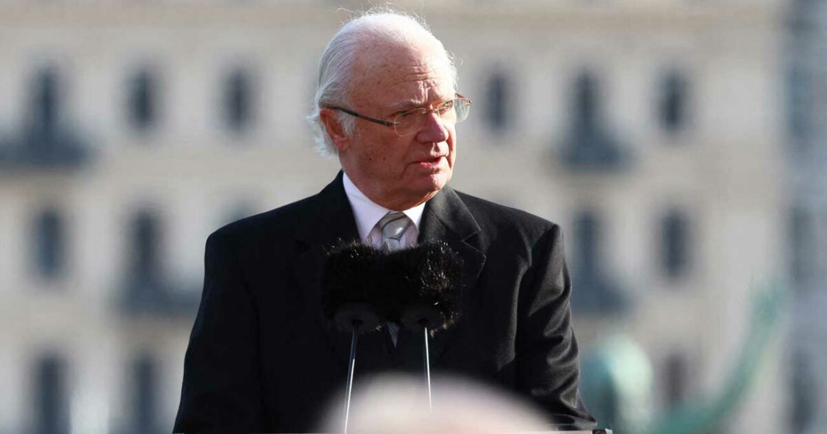 Le roi Carl XVI Gustaf préside la cérémonie d'adhésion de la Suède à l'OTAN