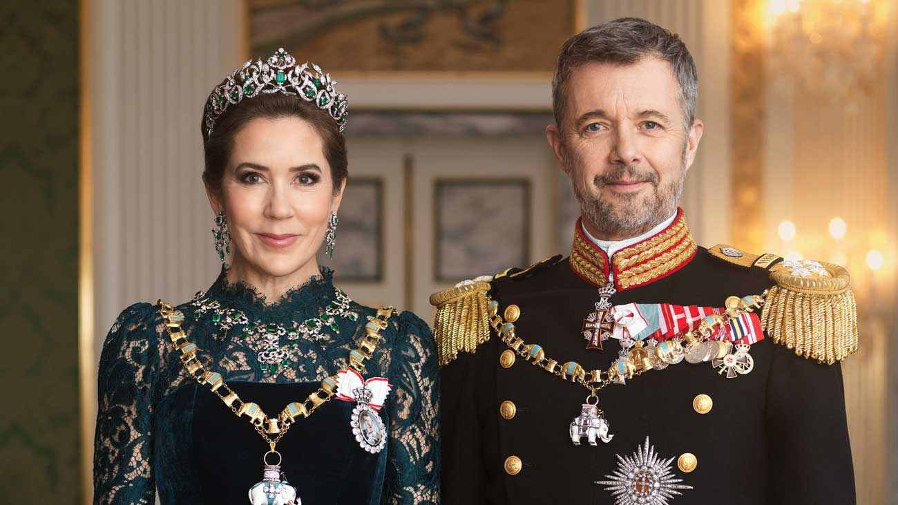 Premières photos de gala du roi Frederik X et de la reine Mary avec la parure d'émeraudes ...
