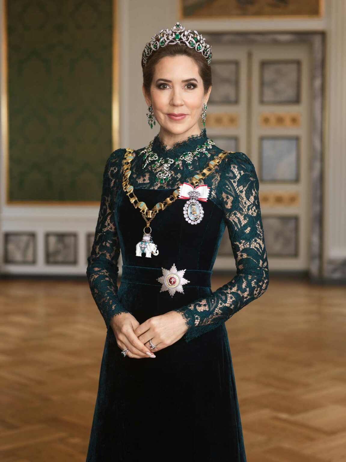 Premières photos de gala du roi Frederik X et de la reine Mary avec la ...