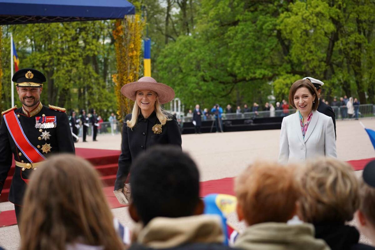 Le roi Harald V accueille la présidente moldave en visite d'État