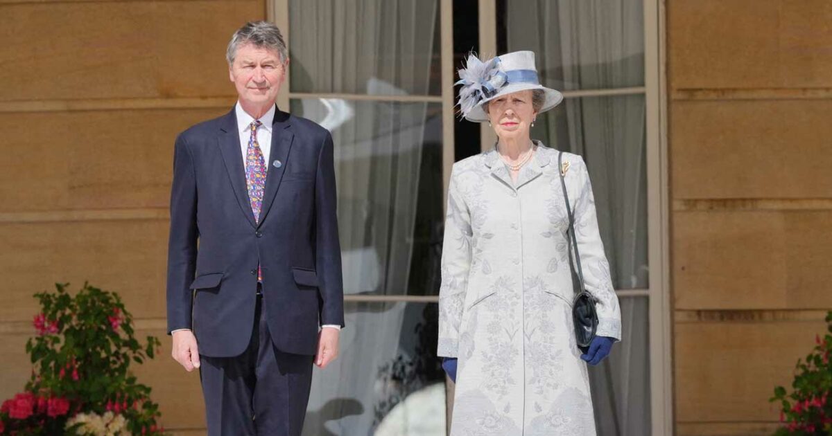 La princesse Anne seconde le duc de Kent lors de sa garden-party à ...