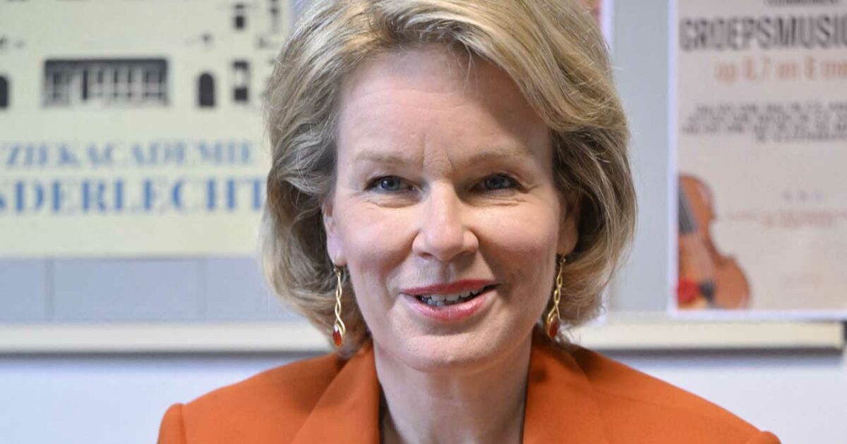 La reine Mathilde encourage des jeunes violonistes à l'Académie de ...