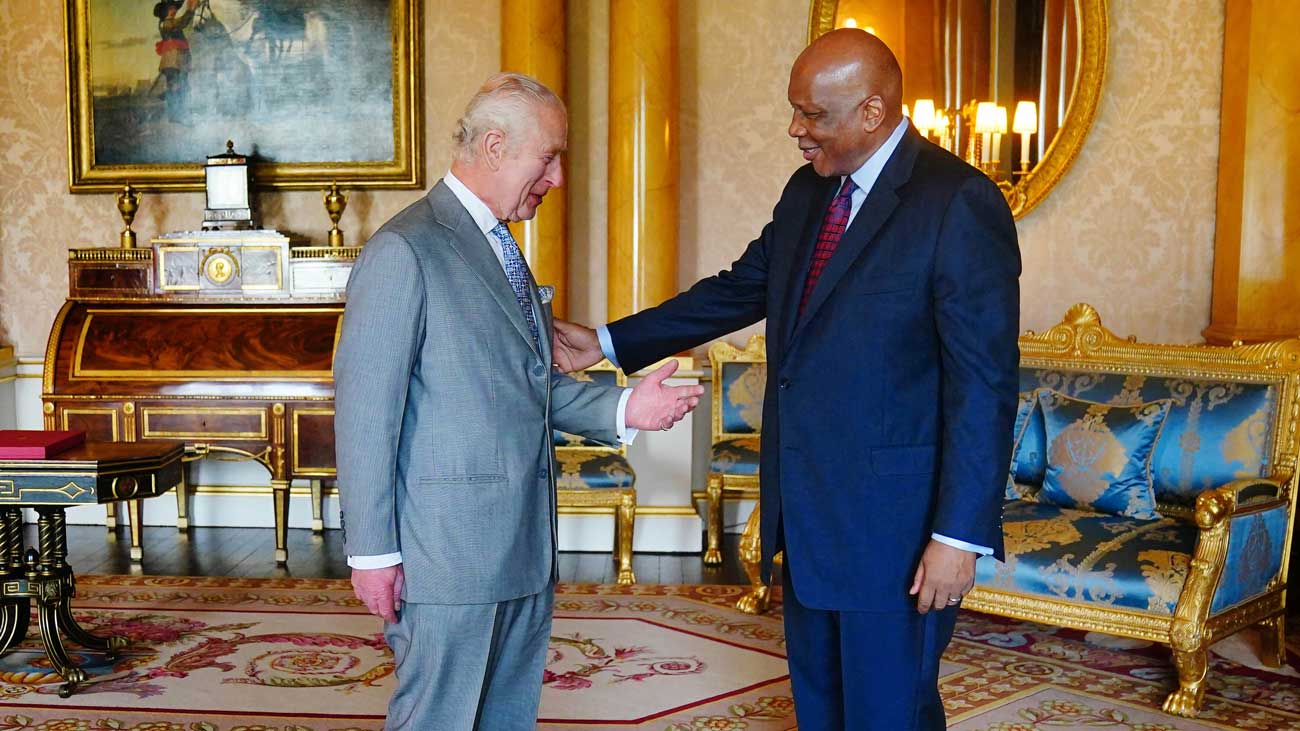 Le roi Charles III reçoit le roi Letsie III au palais de Buckingham