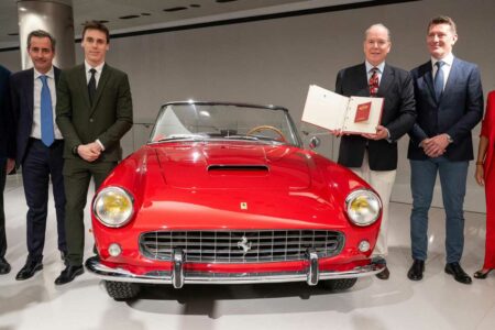 Le prince Albert II et Louis Ducruet revivent la légende Ferrari à Monaco